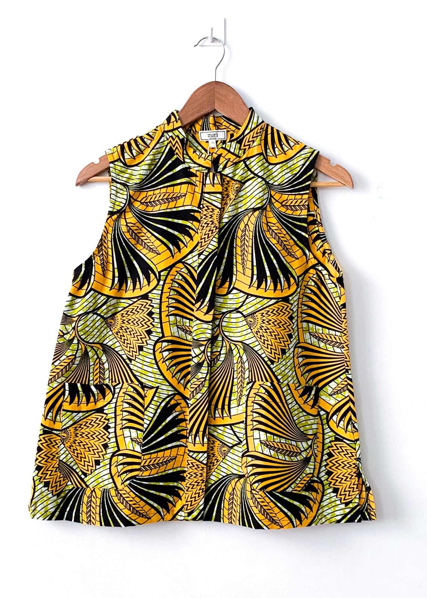 Frieze Tag Sleeveless Shirt – Zuri